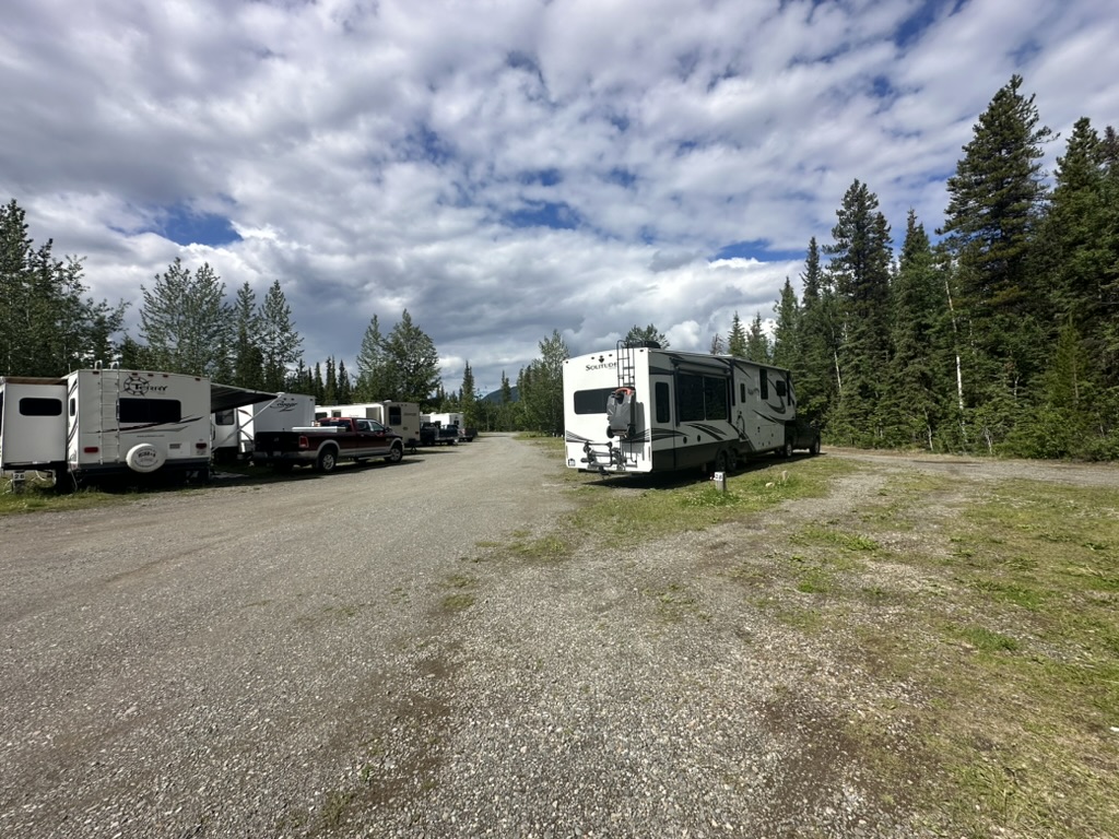 Brown Bird RV Park – Cocktails & Campfires
