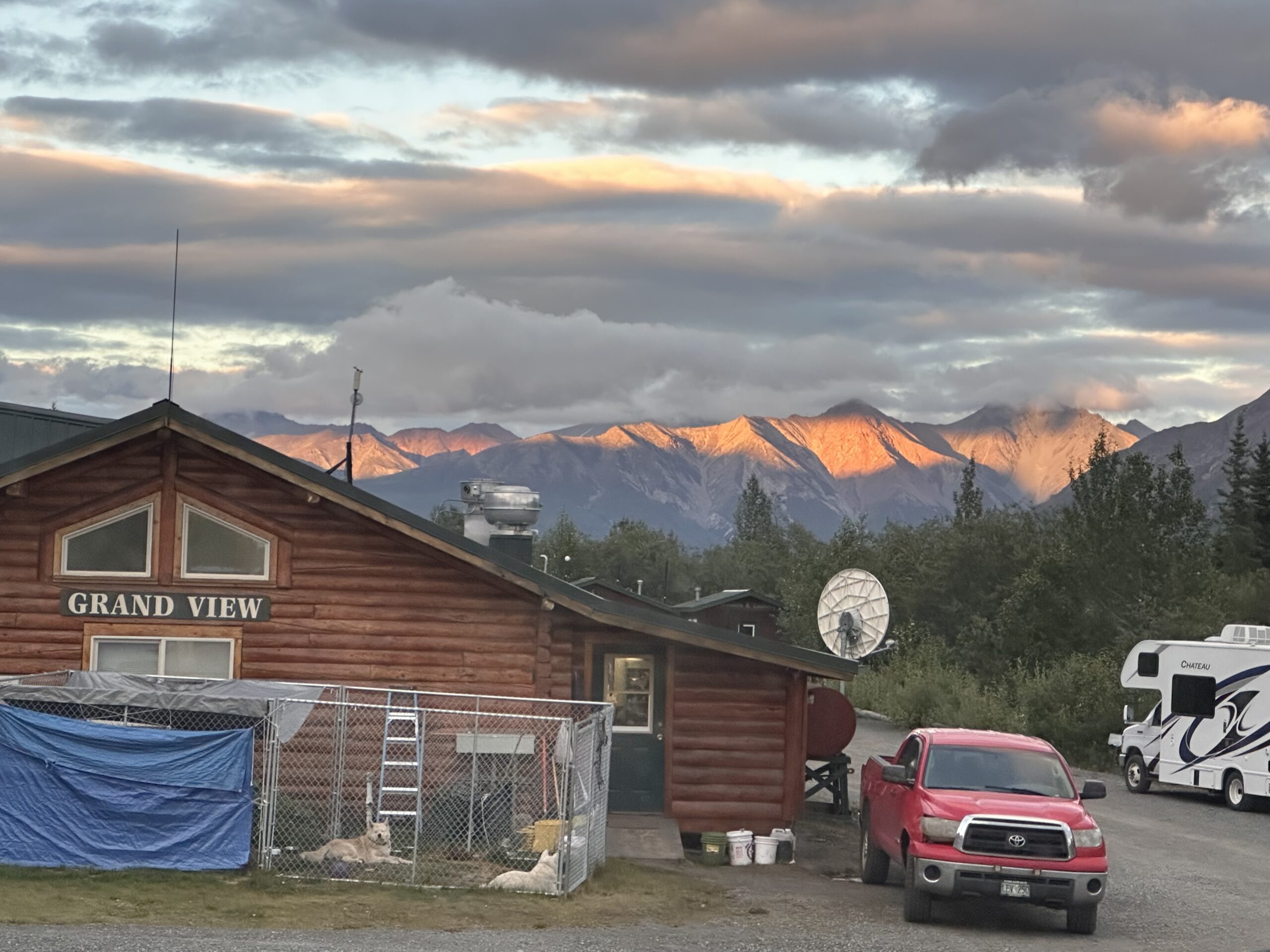 Grand View RV Park – Cocktails & Campfires