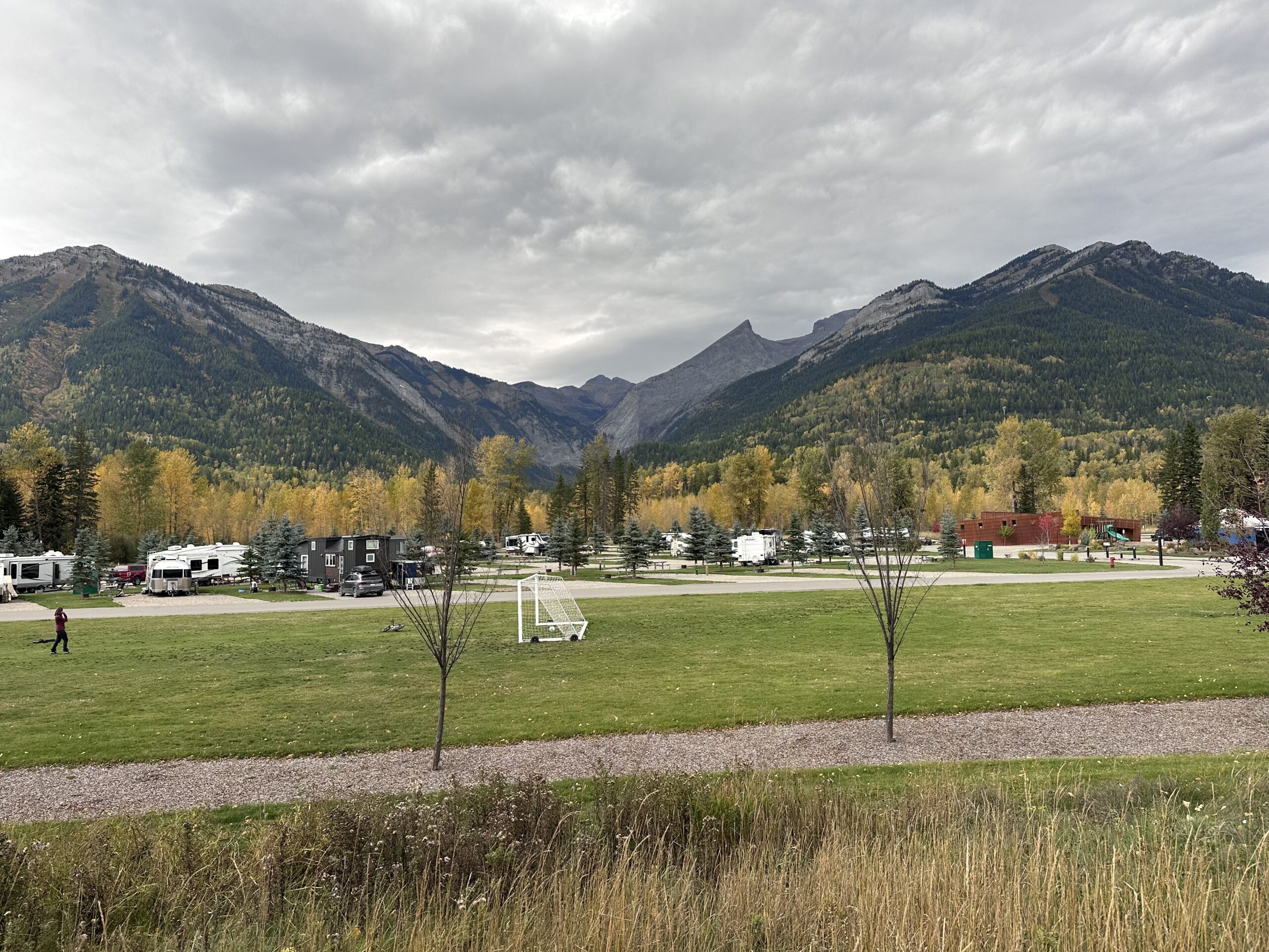 Fernie RV Resort – Cocktails & Campfires